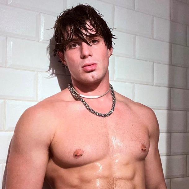 🦄 @alexxxgrant - Alex Grant