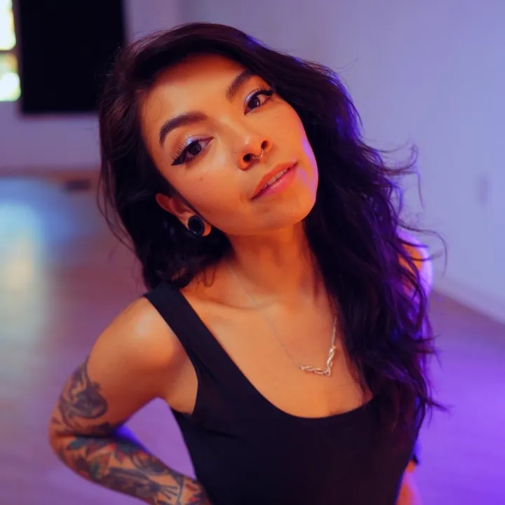 AileenSenpai | Twitch Streamer (@aileensenpai) - Urlebird