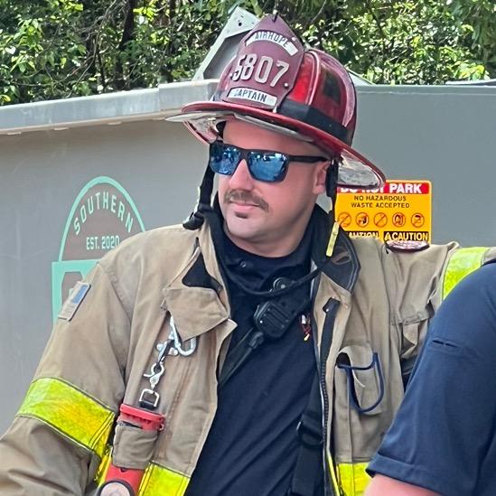 Retired FDNY Captain Bob Morris & | Leslie Sewell (@firefightersewell)