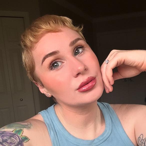 🦄 @ash.e.e - Ashley Elliott - TikTok