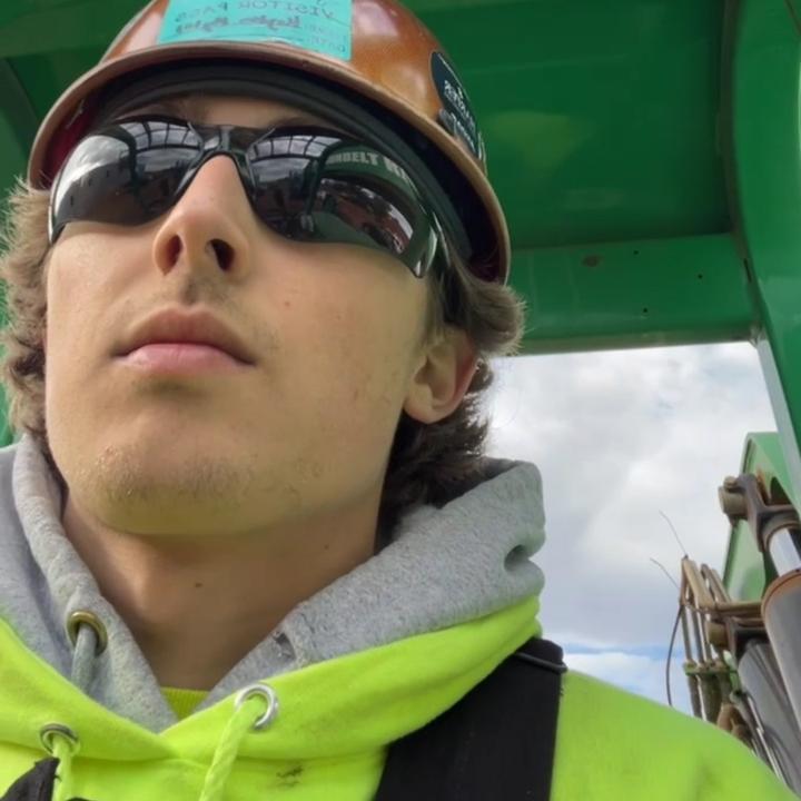 🦄 @nakedmetalfab - Hayden Myles - TikTok