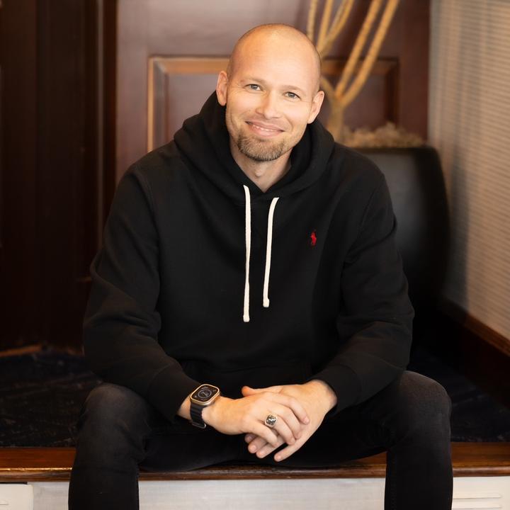 🦄 @therealbrianhall - Brian Hall - TikTok